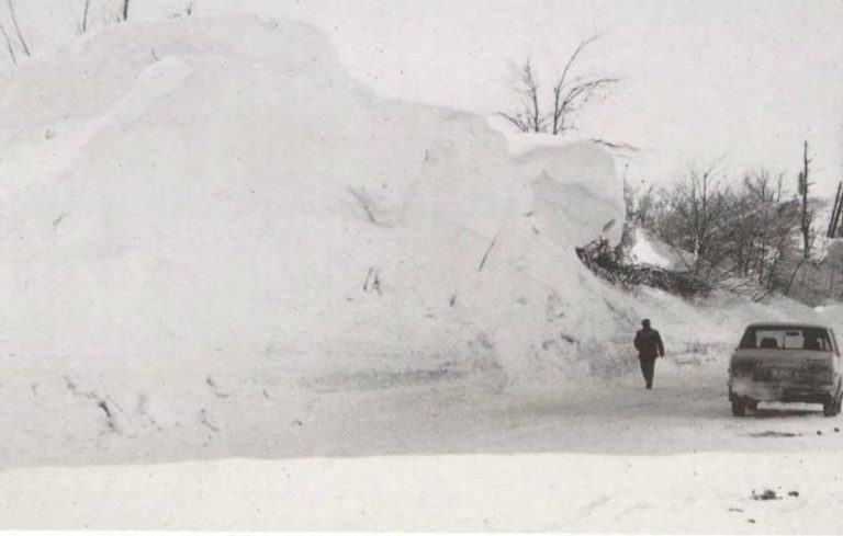 Blizzard of 1977 - Mill St. - memoryln.net