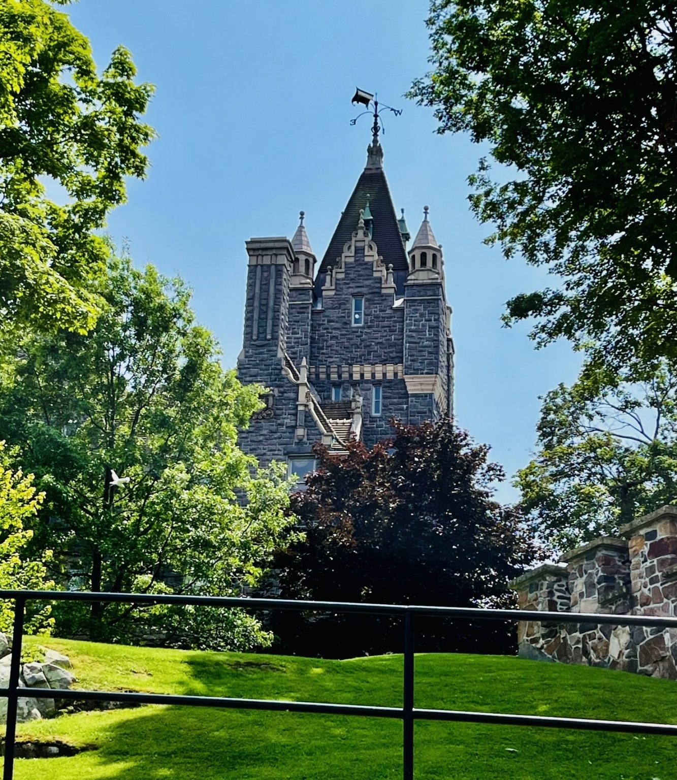 Boldt Castle - Heart Island - 1000 Islands - memoryln.net
