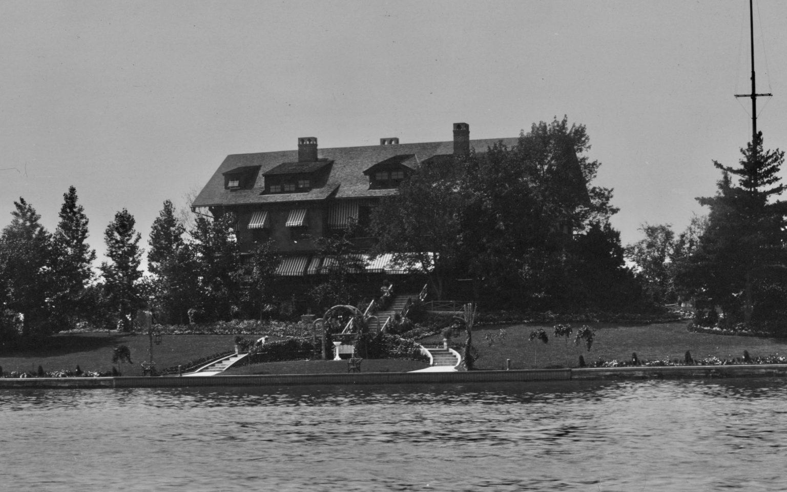 Wyckoff Villa - CarletonVilla - Carleton Island - 1000 Islands ...